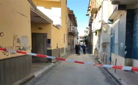 Grumo Nevano Uomo Trovato Morto In Via Simonelli Il Decesso Del