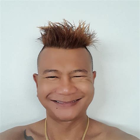 หมอลำ เดินทาง 2 ชั่วโมงกว่า หากินไกลคัก ขอบคุณบารมีหมอลำหมู่เด้อจ้า อานนท์หล่อหล่อ 🥰🥰 Facebook