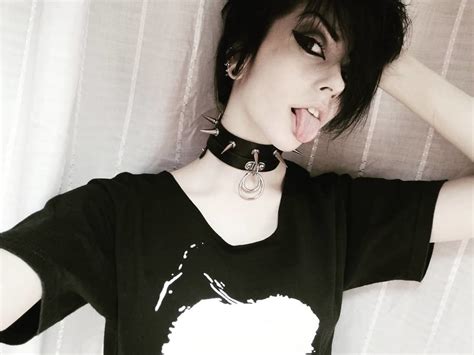 Sexy Alternative Emo Girl With Long Tongue Porn Pictures Xxx Photos Sex Images 3870448 Pictoa