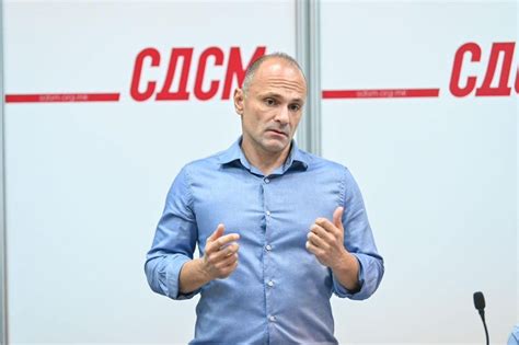 Филипче и СДСМ ГО ЛАЖЕА НАРОДОТ ДЕКА БУГАРИ ВО УСТАВ СЕ ЕДИНСТВЕНИОТ УСЛОВ