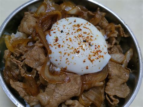 牛肉蓋飯佐溫泉蛋 by 芷榆 愛料理