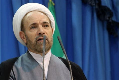 انتقاد امام جمعه ایلام از ماجرای عکس گرفتن طلبه قمی از یک زن تو چه