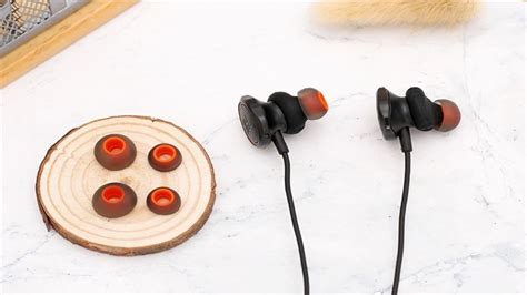 Nên mua tai nghe không dây hay tai nghe có dây để chơi game giải trí