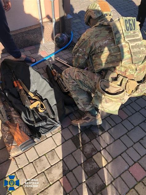 Митний пост «Луцьк СБУ викрила корупційну схему розмитнення авто