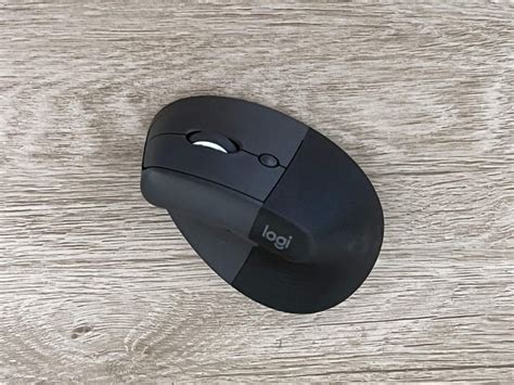 Logitech Lift Review Gadgets Middle East