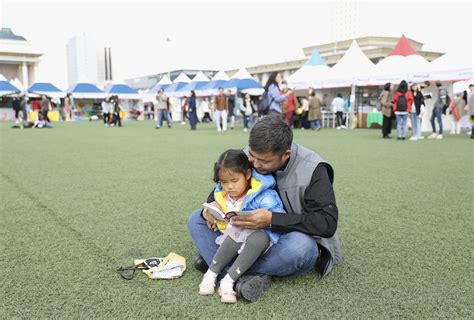 Намрын “Номын баяр“ нээлтээ хийлээ