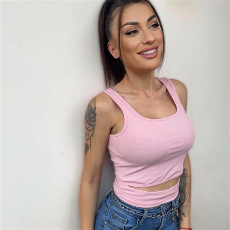 Петя Петрова Петя Петрова Updated Her Profile Picture