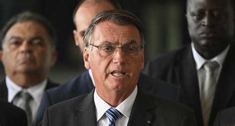 Indignación En Brasil Por Revelación De Gastos De Bolsonaro Con La