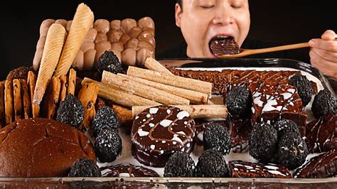 편의점에서 여러가지 맛있는 초코과자초콜릿에 우유를 부어서 먹방~ 리얼사운드 Asmr Social Eating Mukbangeating Show Youtube