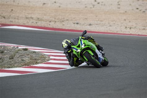 Kort Getest Kawasaki Ninja Zx 6r Motorrijder