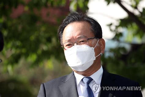 답하는 김부겸 국무총리 후보자 연합뉴스