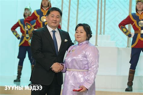 ФОТО Олон улсын сувилагчдын өдрийг тохиолдуулан төрийн дээд одон медалиар шагналаа