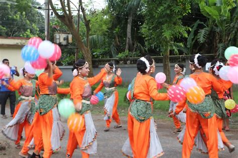 গোপালগঞ্জে প্রধানমন্ত্রী শেখ হাসিনার জন্মদিন উপলক্ষে সাংস্কৃতিক অনুষ্ঠান বিনোদন