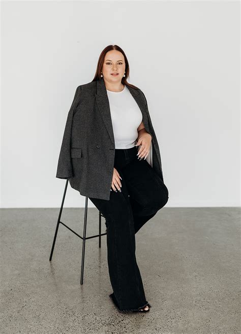 Curve Plus Size Models New Zealand Freelance Models NZ