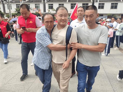 将5岁孩子托付本村老人照看后被拐，31年后终团圆 搜狐大视野 搜狐新闻