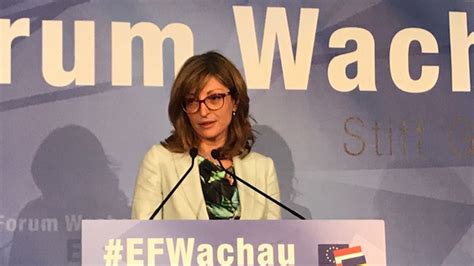 Екатерина Захариева ЕС излиза по силен от всяка криза Новини бг