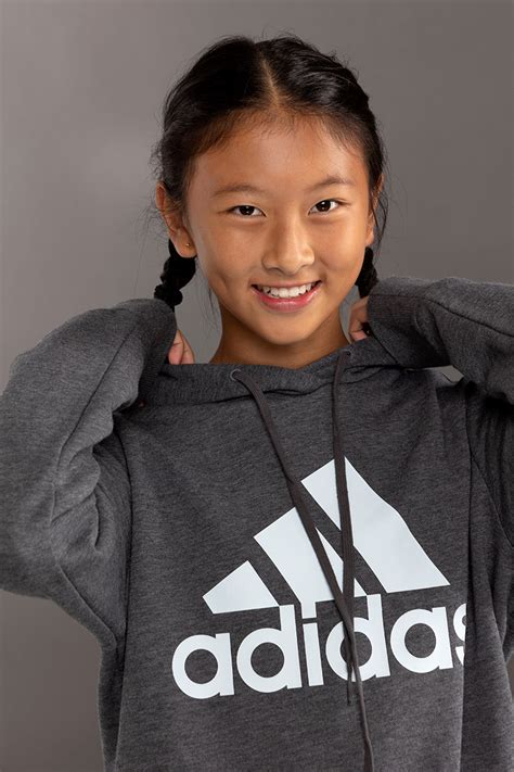 Diana J New View Modeling