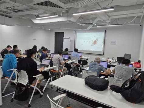 Data Data Storytelling Datavisualization Storytellingwithdata… Swee Chye 👨🏽‍💻 A