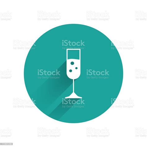 긴 그림자로 고립 된 샴페인 아이콘의 흰색 유리 녹색 원 버튼입니다 벡터 일러스트레이션 기념일에 대한 스톡 벡터 아트 및 기타 이미지 기념일 기포 로맨스 Istock