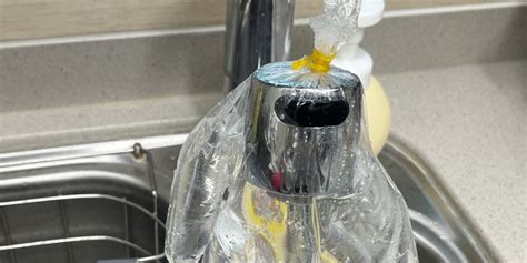 싱크대 수전에 비닐장갑을 묶으세요 삶의 질이 달라집니다 텐꿀팁