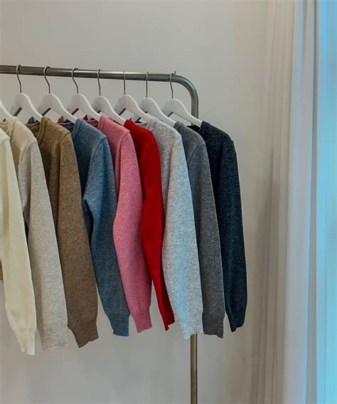 더블유먼트 24기획신상💜cashmere 캐시미어 V 브이넥 트임 크롭 숏 니트 가디건 카디건 러블리 유니크 하객룩 오피스룩 페미닌 럭셔리 데일리룩 가을 겨울