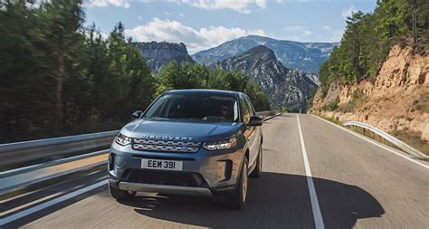 랜드로버 디스커버리 스포츠 가격 제원 알아보기 2023