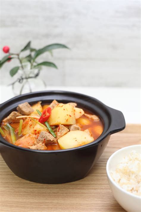 돼지고기 감자찌개