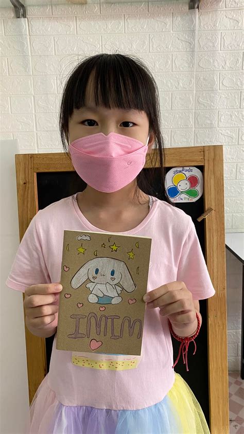 สมุดของน้อง ๆ ค่ะ 🥰👩🏻‍🎨👨🏻‍🎨🎨 ️ สดชื่น อาร์ต สอนศิลปะ