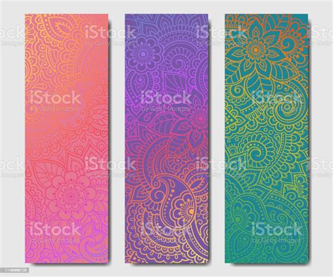 디자인 요가 매트의 집합입니다 장식 스포츠 장비에 대 한 동양 스타일의 꽃 패턴입니다 영적인 평온을 위한 다채로운 민족 인도 장식품입니다 명함 장식 포스터 헤나 문신에 인쇄