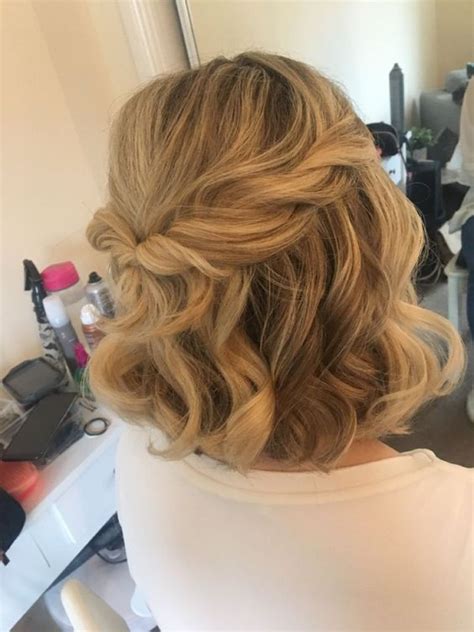 20 Hairstyles For Women Over 50 Valemoods