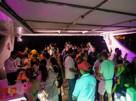 یات پارتی در مارینای دبی و قیمت بلیط 2025 دبی تفریح