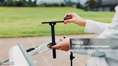 손 양궁 및 활 훈련 게임 및 경기 준비 장비 및 야외 스포츠 대회 선수 및 토너먼트에서 연습 개인을위한 기술 및 도전 25