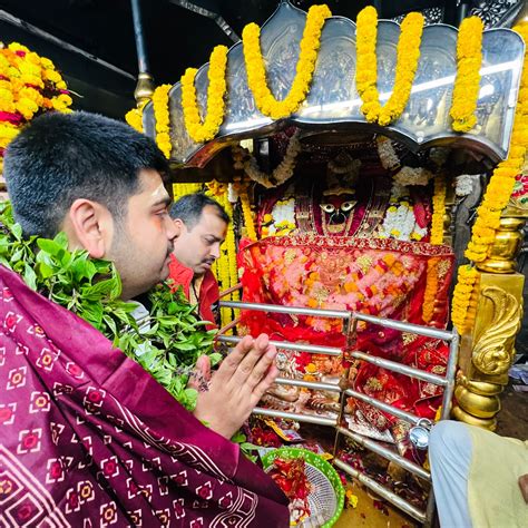 Abhimanyu Yadav अभी उत्तर प्रदेश के मिर्ज़ापुर जिला स्थित विंध्याचल में मां विन्ध्यवासिनी के