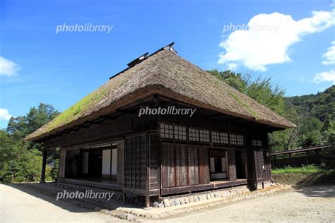 藁葺屋根の家 写真素材 968703 フォトライブラリー photolibrary