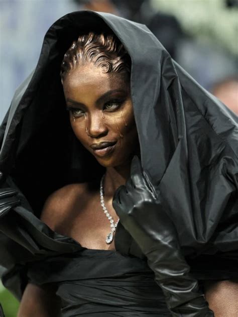 Anok Yai Walked The 2026 Met Gala As The Black Madonna Heres A