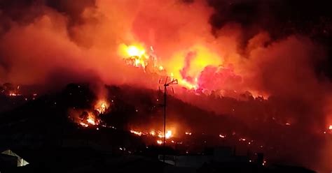 В испанской Валенсии эвакуировали сотни людей из за лесного пожара видео стихии Погода Mail