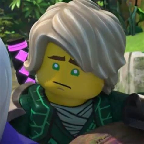 Lloyd Crystalized Ninjago Icons Collection
