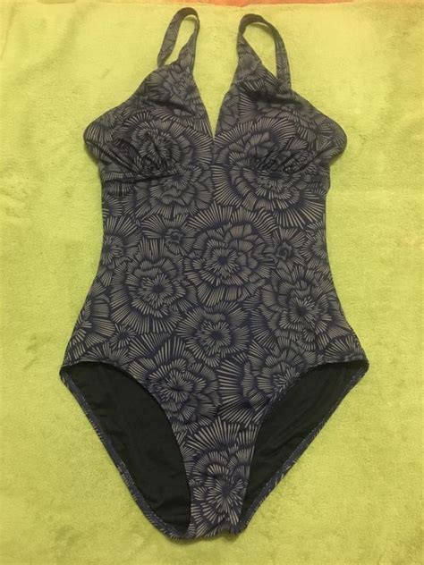 Красивий фірмовий купальник — ціна 200 грн у каталозі Купальники Купити жіночі речі за доступною