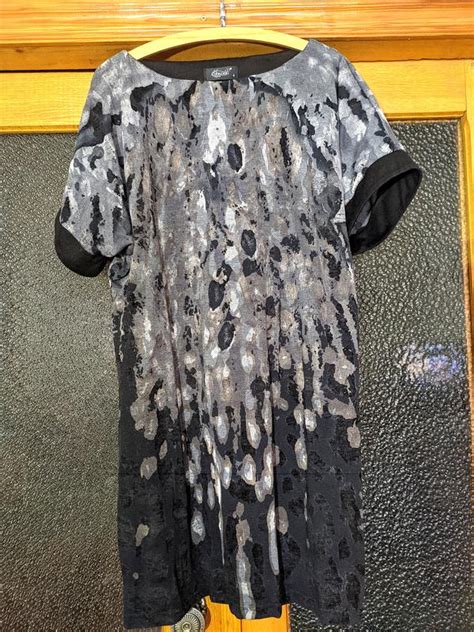 Сукня — ціна 100 грн у каталозі Короткі сукні Купити жіночі речі за доступною ціною на Шафі