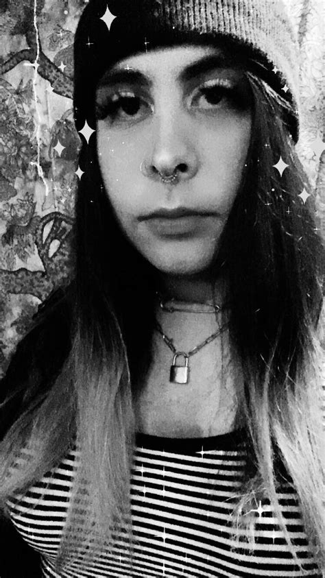 Sparkles 🖤 Scrolller