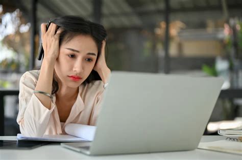 Apa Penyebab Layar Laptop Berkedip Ini Solusinya