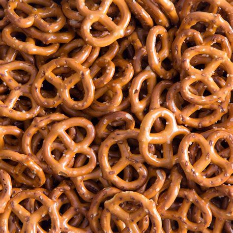 Pretzel Wallpapers Top Free Pretzel Backgrounds Wallpaperaccess