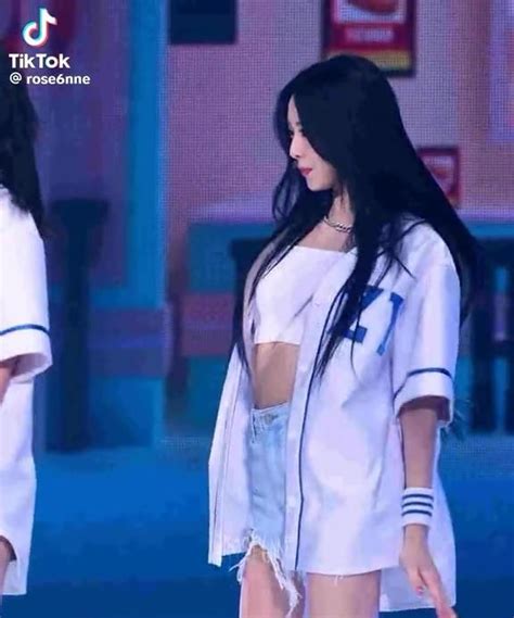 Yuna Itzy [video] Itzy Anime Black Hair Korean Idol
