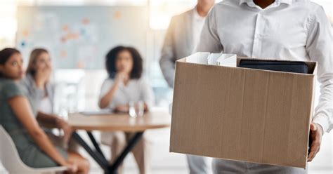 Un Empleado De Renault Falta Al Trabajo Sin Justificar Otro Ficha Por