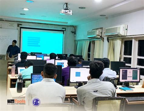 The Tools Bi And Analytics Training On Linkedin Powerbi Microsoft Education Data