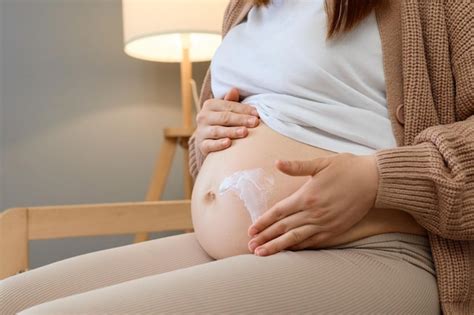 Premium Photo Skin Care Procedures During Pregnancy Unrecognizable