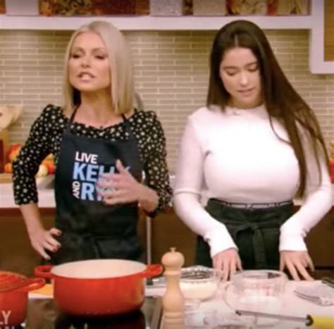 Everything We Know About Kelly Ripas Lookalike Daughter Lola Consuelos