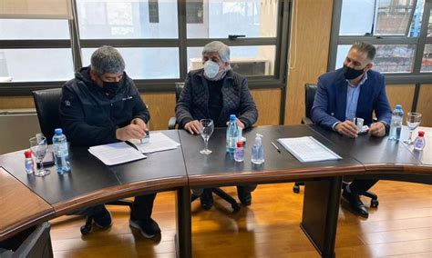 El Gremio De Camioneros Acordó Un Aumento Salarial Del 45 Noticias