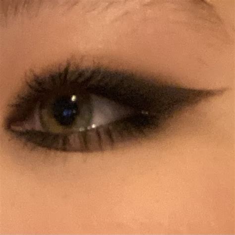 Grunge Messy Eye Look No Eyeliner Makeup Makeup Eyeliner Emo Makeup