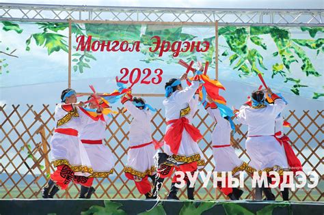 ФОТО Соёлын наадам ыг ӨМӨЗО ны Ордос хотынхон зорин иржээ